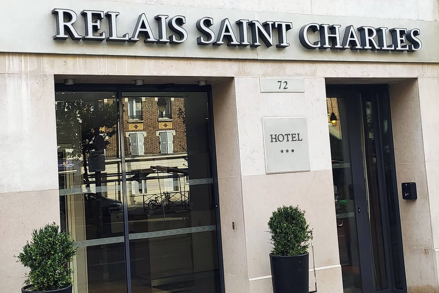 Photo gallery of the hotel Le Relais Saint Charles Paris Tour Eiffel
